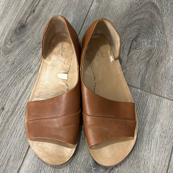 Universal Thread | Shoes | Universal Thread Size 75 Brown Sandals ...